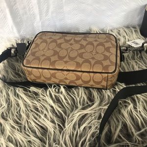 Coach | Bags | Nwt Coach Graham Crossbody In Signature Canvas | Poshmark